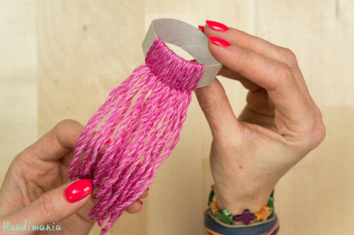Mini-bonnets décoratifs en laine - Guide Astuces Mini-bonnets décoratifs en laine - Guide Astuces